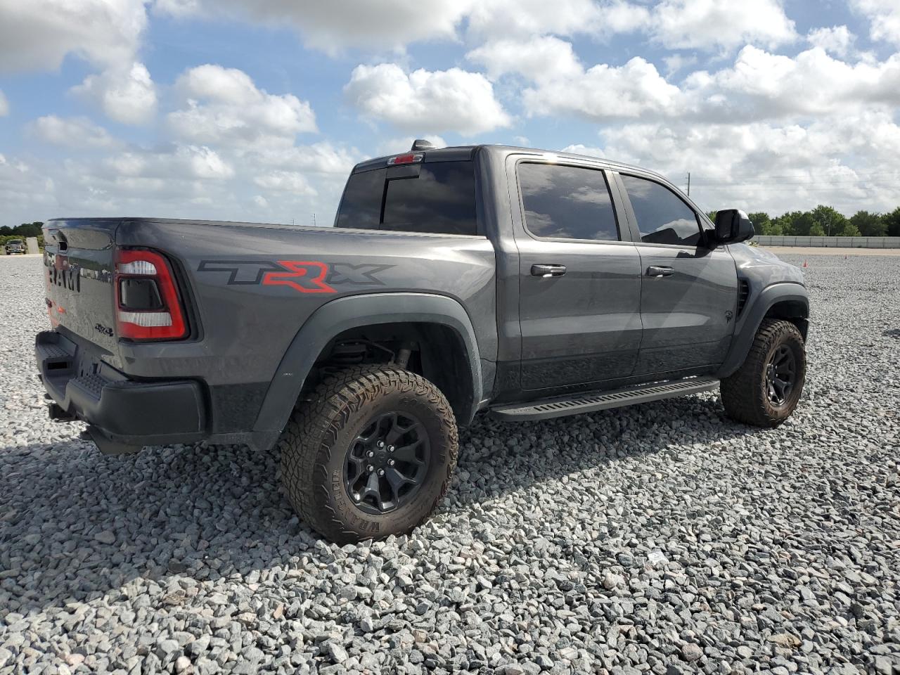 Damaged Ram 1500 Car for sale and auction | 1C6SRFU96MN800618